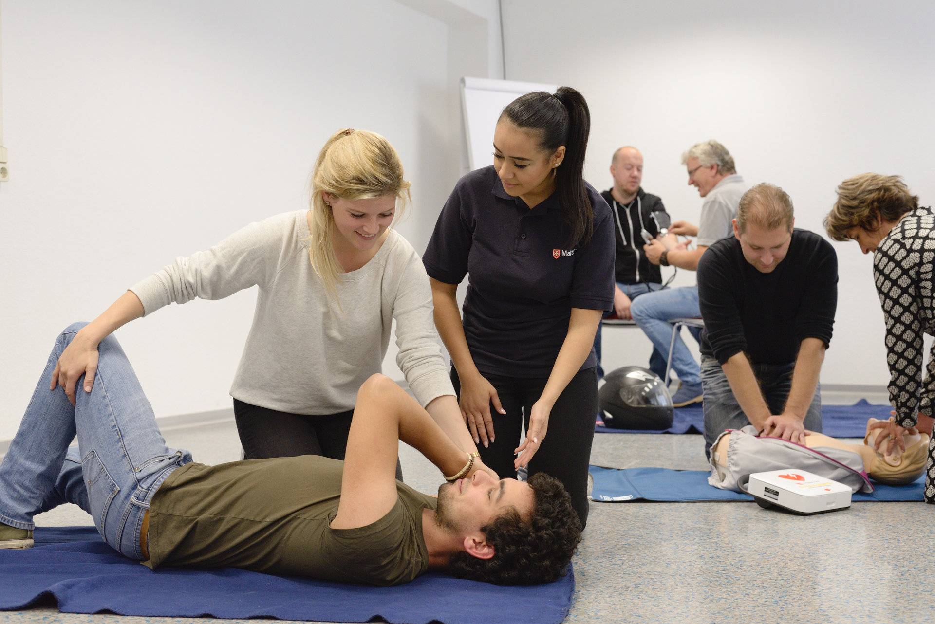 Vom Dienst Leben zu retten: Erste-Hilfe-Ausbilderin und Erste-Hilfe-Ausbilder